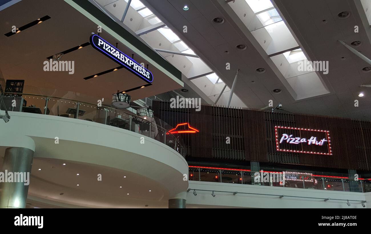 Pizza Express Restaurant Sign And Pizza Hut Restaurant Sign/Logo Stock ...