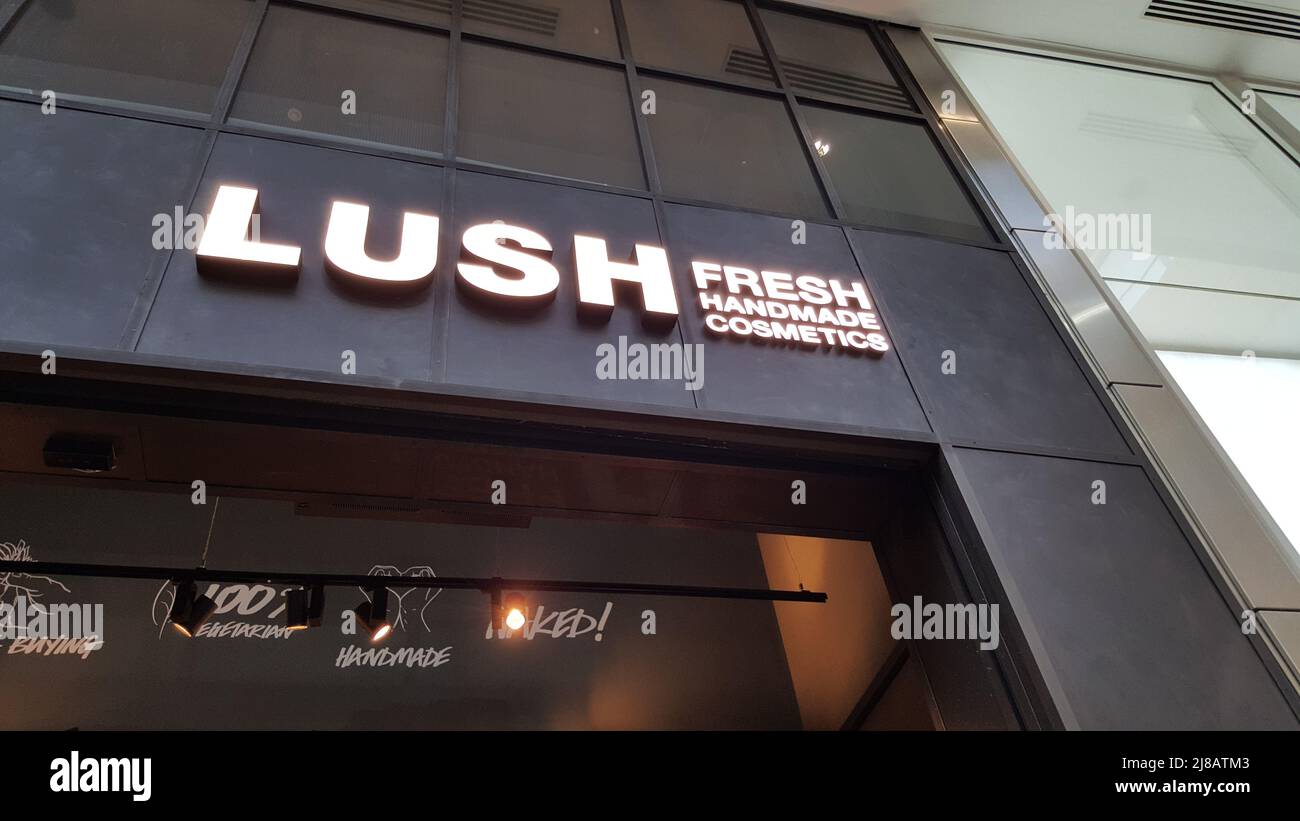 Lush logo hi-res stock photography and images - Alamy