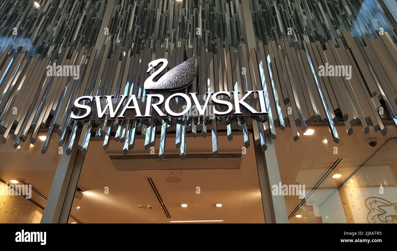 Swarovski Jewellers Shop Sign And Logo Stock Photo - Alamy
