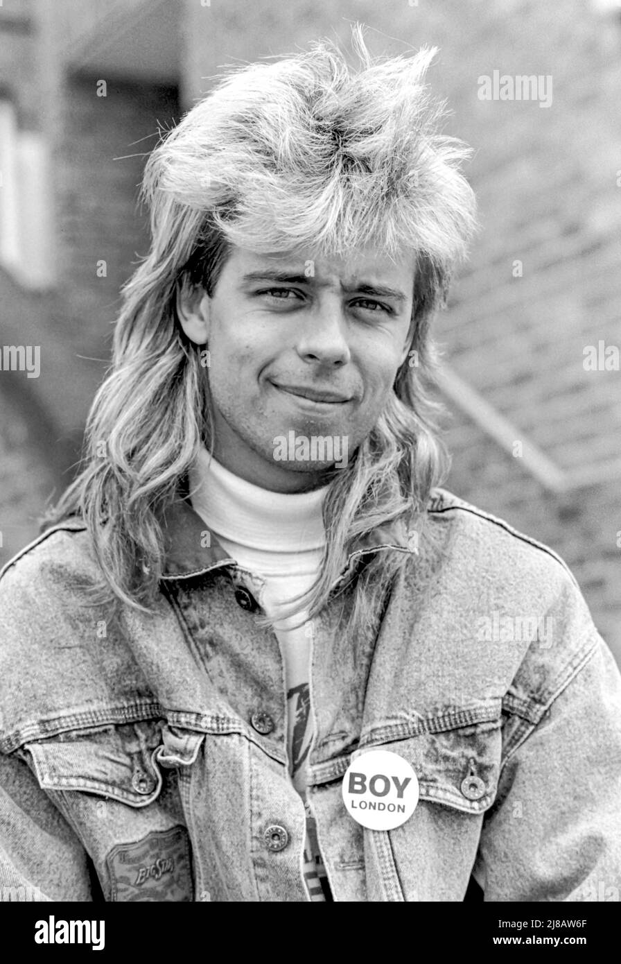 DJ Pat Sharp vsits Hemel Hempstead Hospital in 1988 Stock Photo - Alamy
