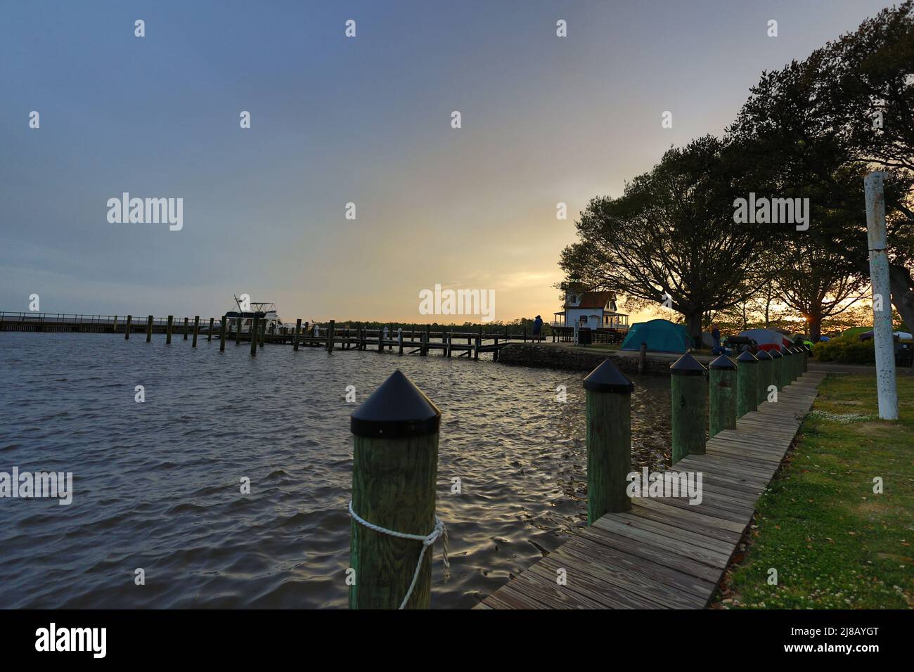 The Roanoke River lighthouse at Edenton, North Carolina at sunset with ...