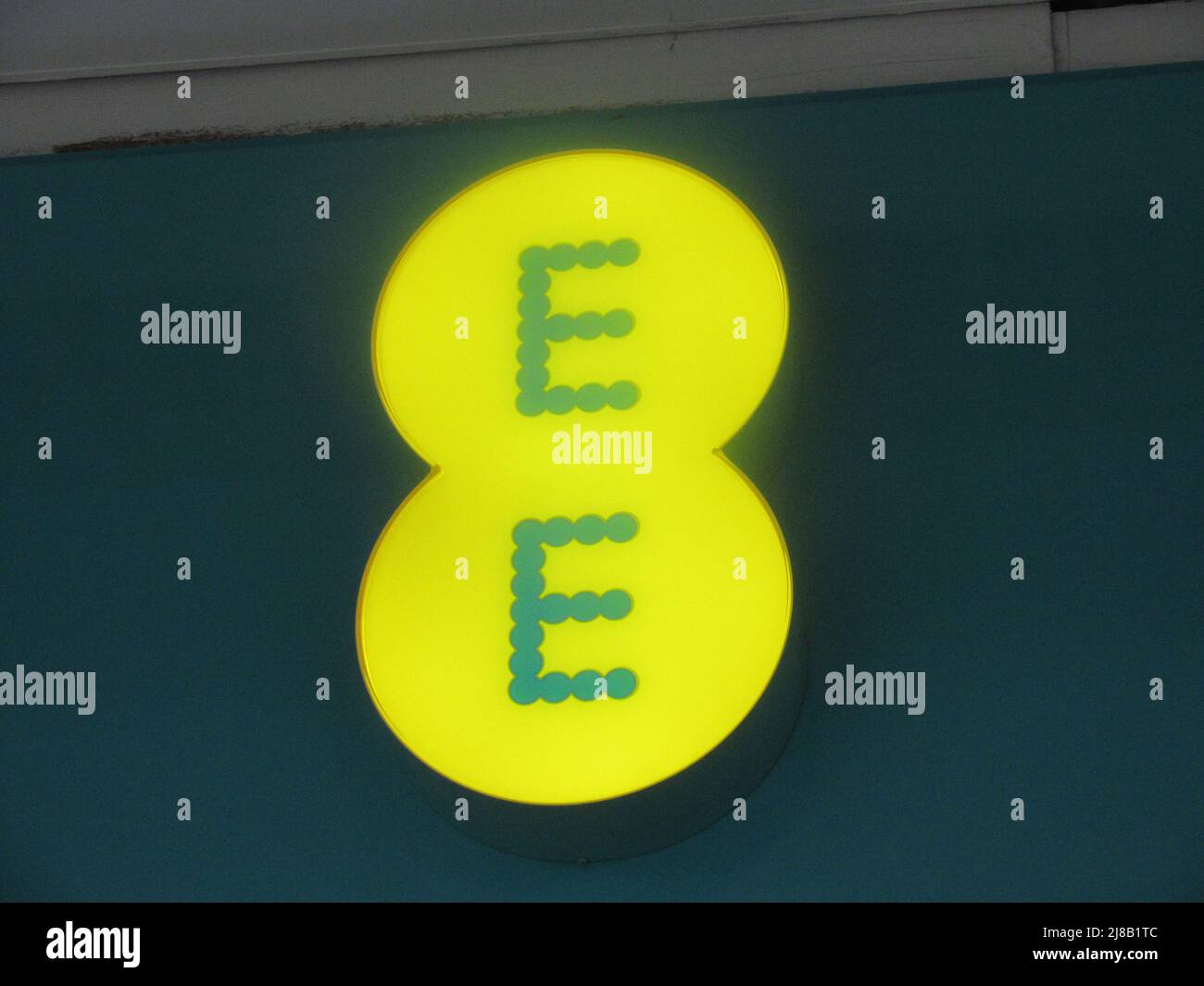 EE Phone Shop Sign Stock Photo - Alamy