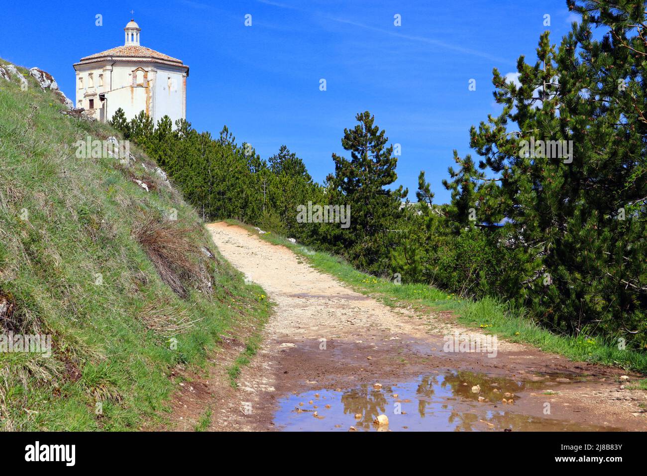 Santa Maria della Pietà Church near the fortress of Rocca Calascio ...