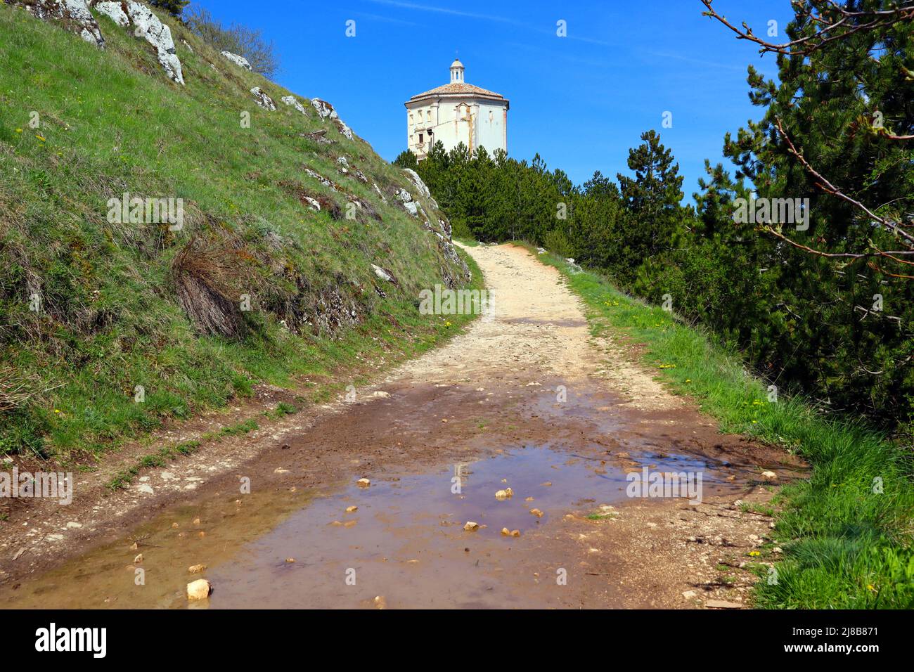 Santa Maria della Pietà Church near the fortress of Rocca Calascio ...