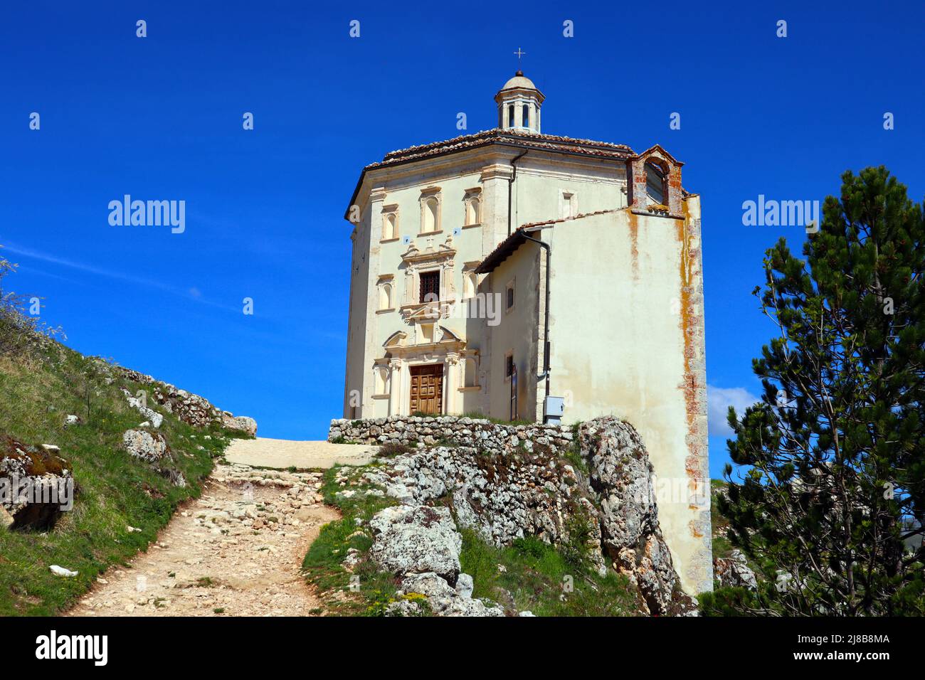 Santa Maria della Pietà Church near the fortress of Rocca Calascio ...