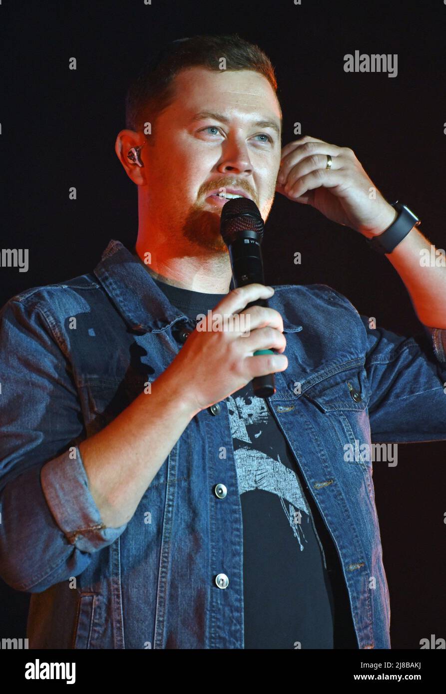 Hiawassee, GA, USA. 14th May, 2022. Scotty McCreery on stage for Scotty ...