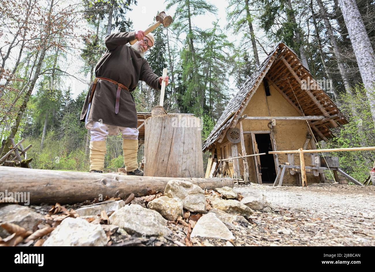 Medieval building methods hi-res stock photography and images - Alamy