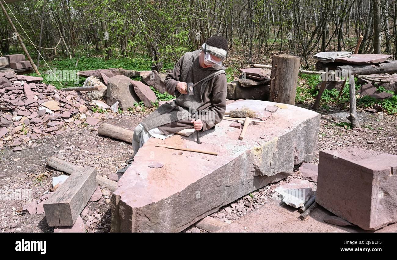 Medieval stonemason hi-res stock photography and images - Alamy