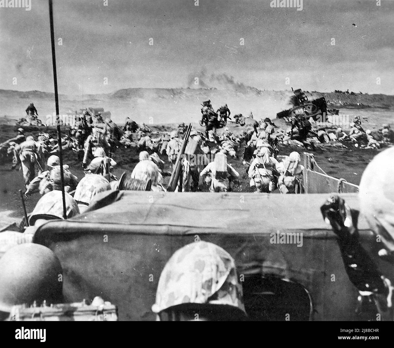 Marines landing on the beach at Iwo Jima, World War II Stock Photo - Alamy
