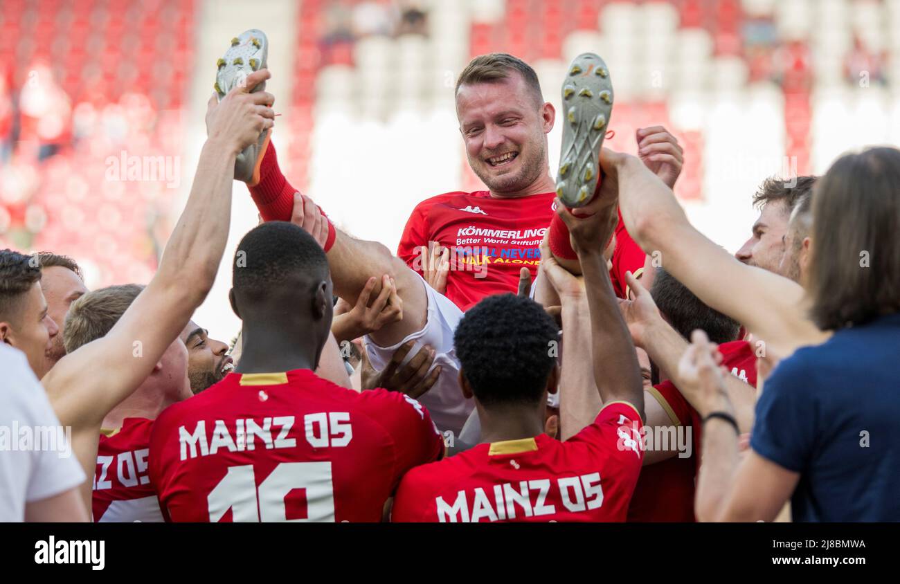 14 May 2022, Rhineland-Palatinate, Mainz: Soccer: Bundesliga, FSV Mainz ...