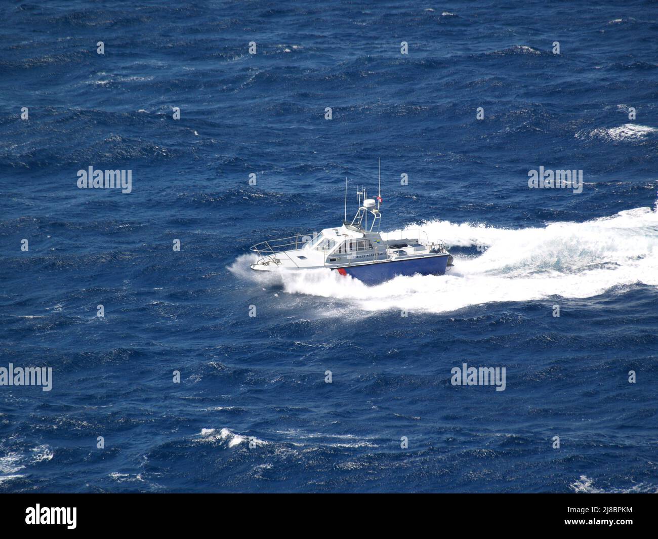 Ships in rough seas hi-res stock photography and images - Alamy