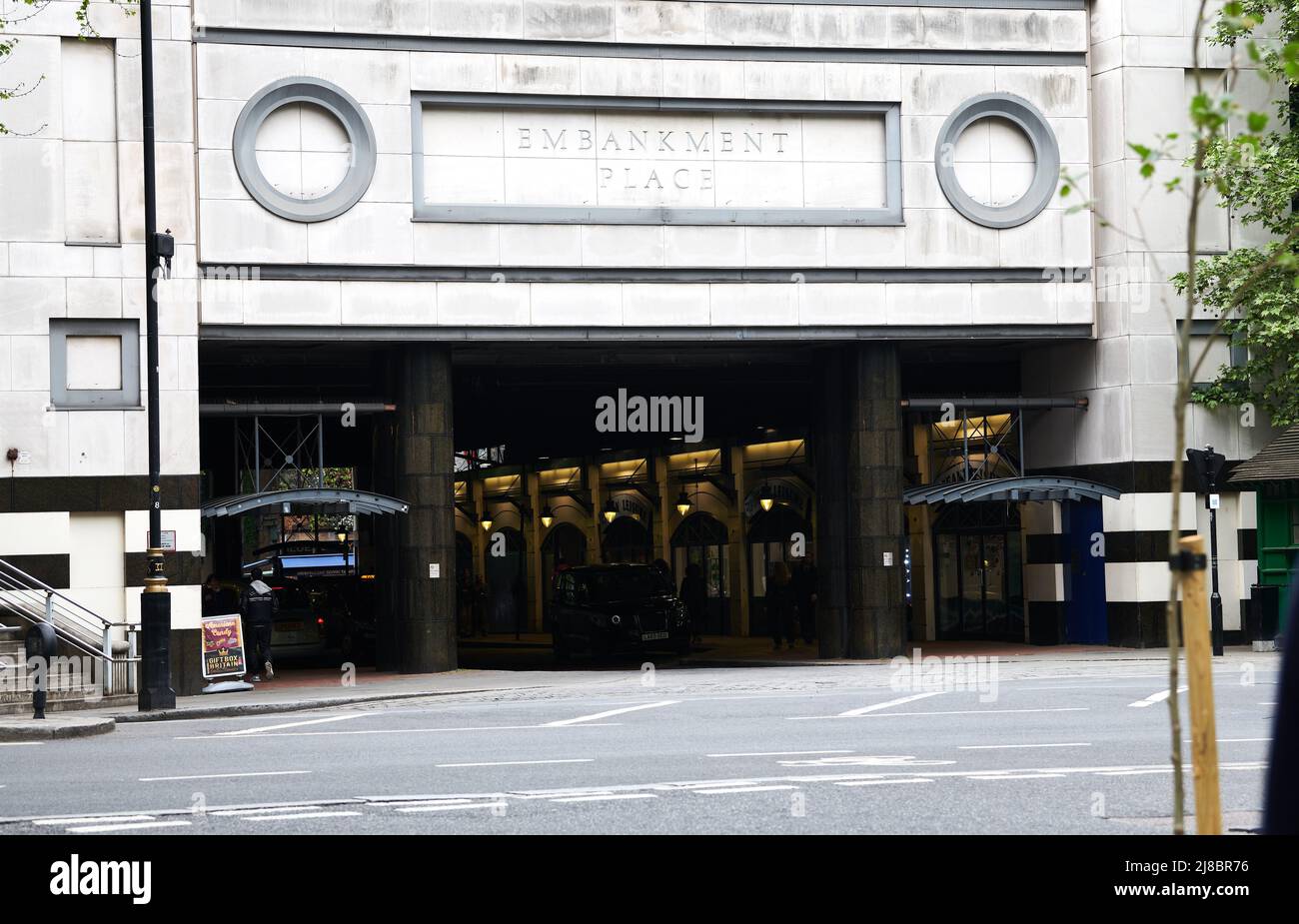 Rail bridge at Embankment Place, London, England Stock Photo - Alamy