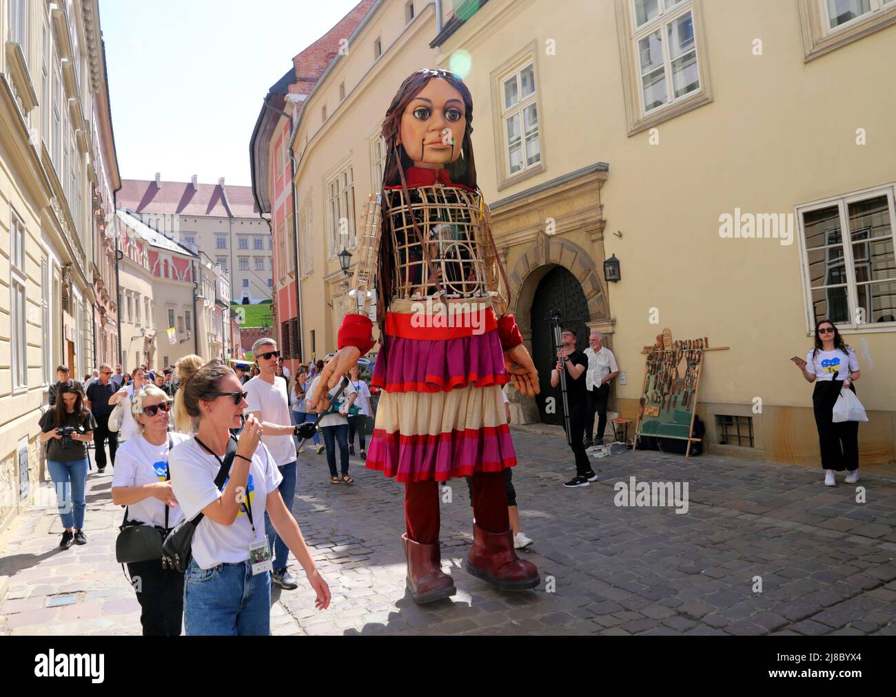 Tall puppet hi-res stock photography and images - Alamy