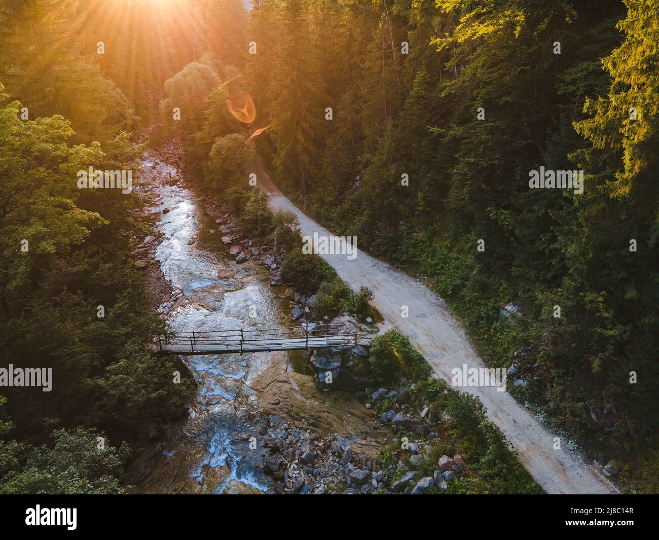 Sun directly overhead end hi-res stock photography and images - Alamy