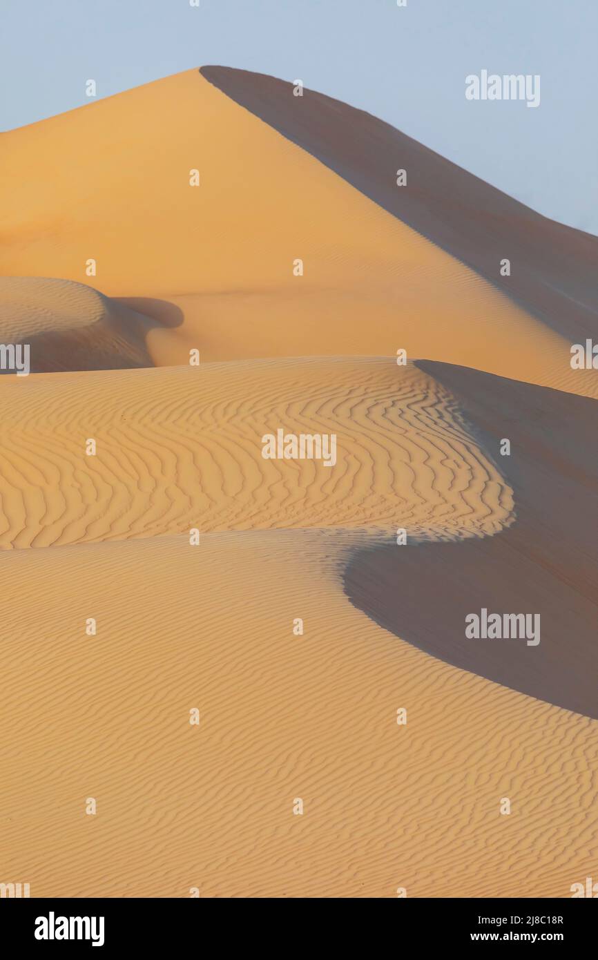 Dunes and colored sands of the Rub al-Khali desert Stock Photo - Alamy