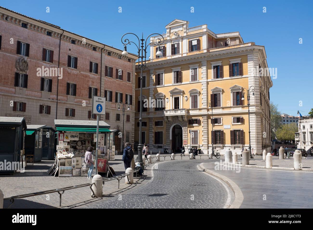 Mercatino del libro hi-res stock photography and images - Alamy