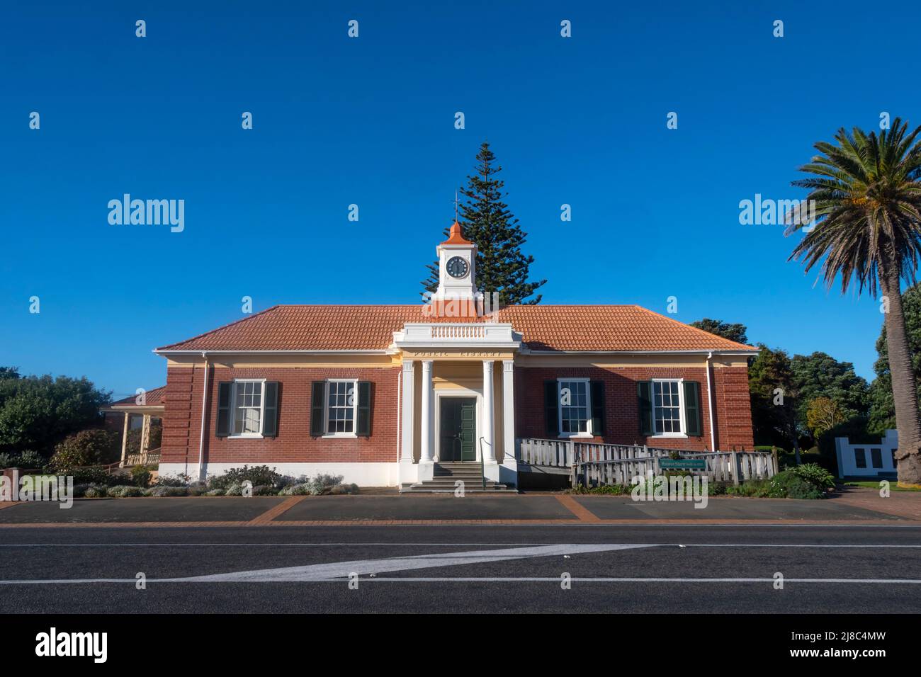 Public library architecture building hi-res stock photography and ...