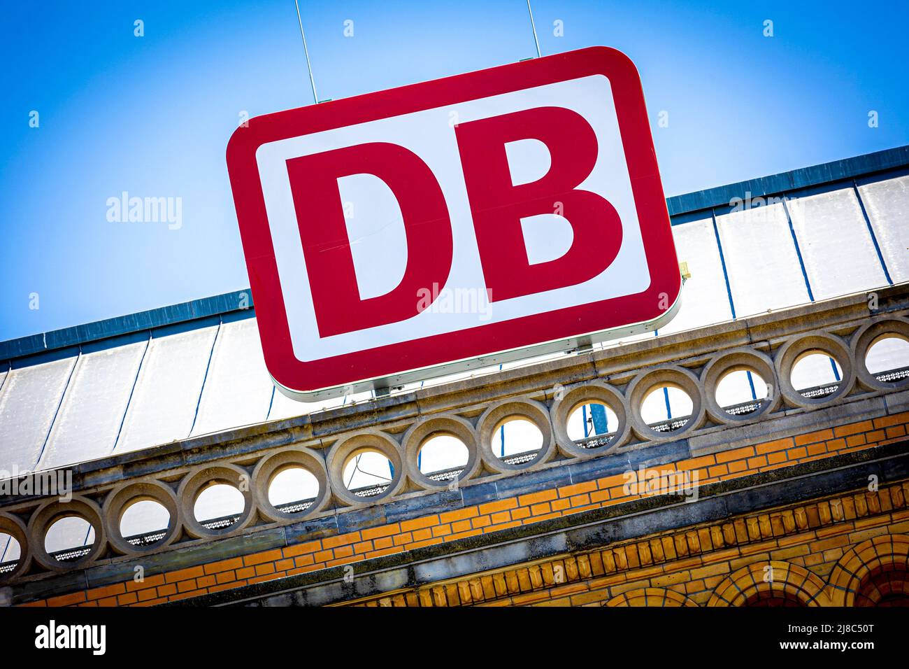 15 May 2022, Lower Saxony, Hanover: The Deutsche Bahn logo at the main station. Photo: Moritz ...