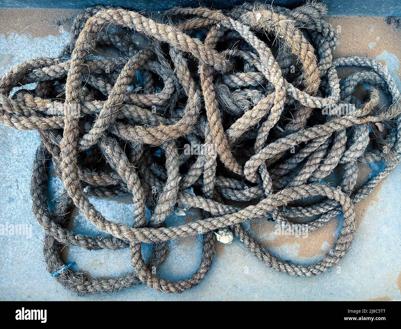 Rope knot strength illustration hi-res stock photography and images - Alamy