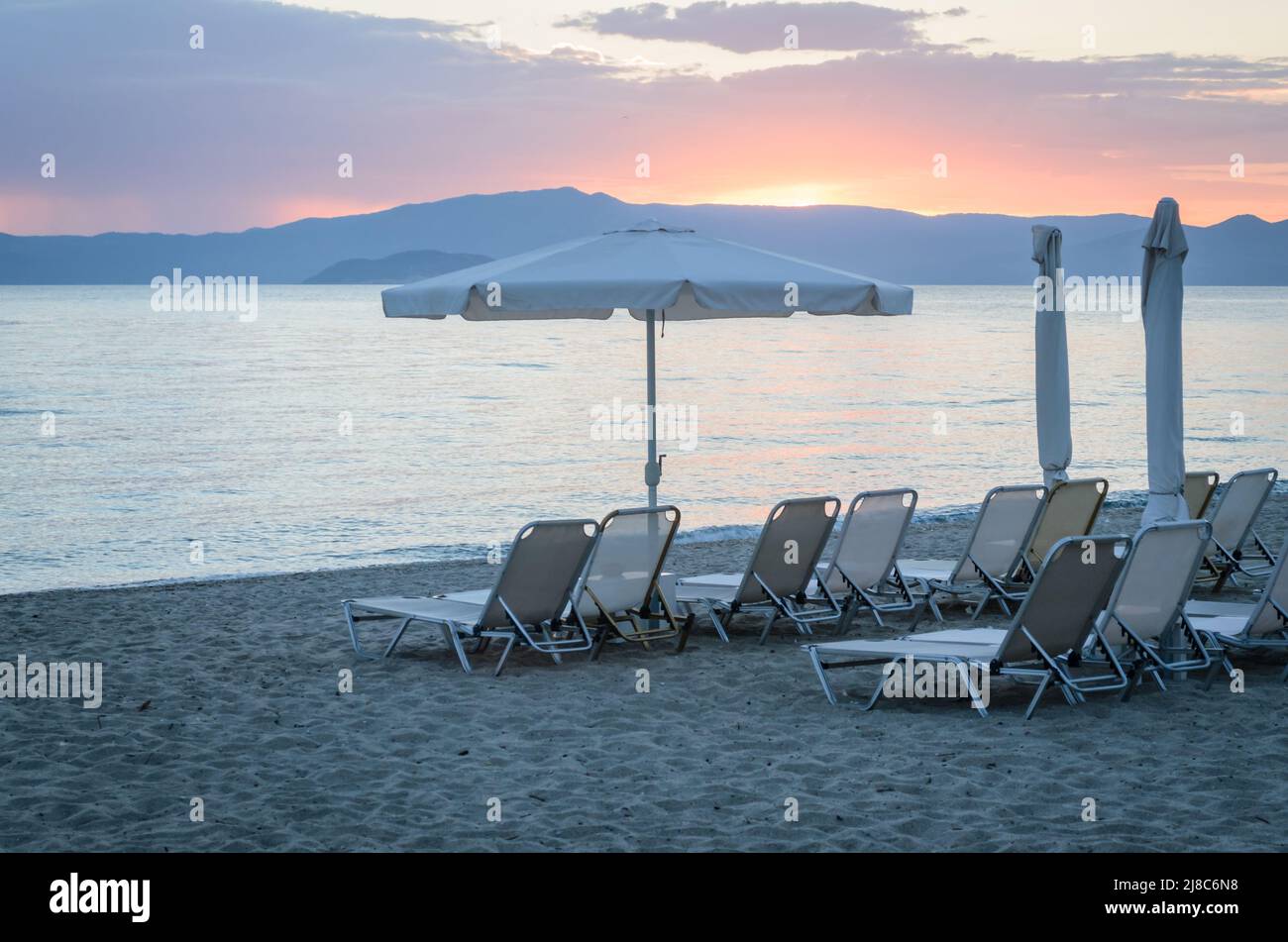 Ancient greek parasol hi-res stock photography and images - Alamy