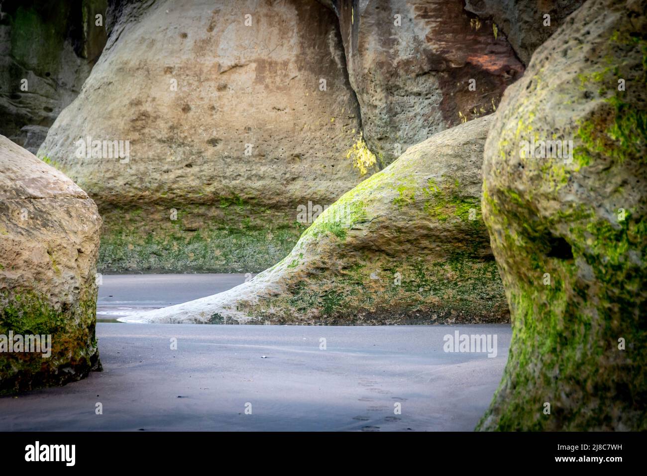 Rock formations in cliffs at Waverly Beach, South Taranaki, North ...
