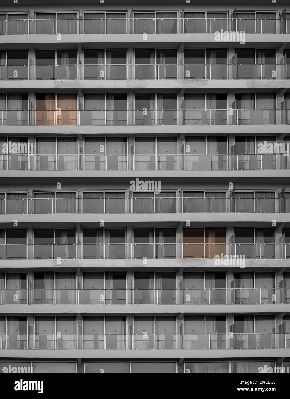 Windows offices in business center hi-res stock photography and images ...