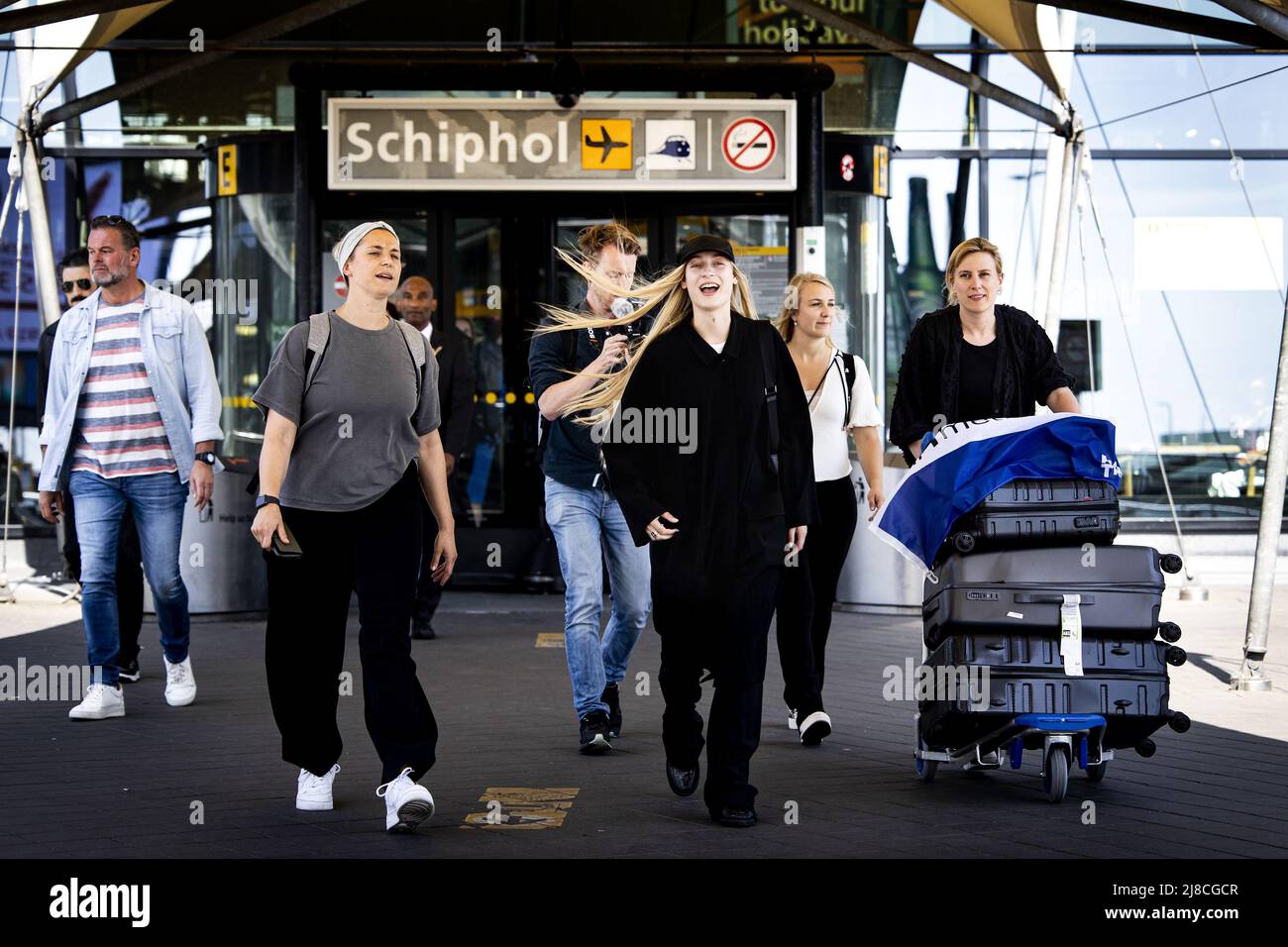 2022-05-15 14:57:49 SCHIPHOL - S10 arrives at Schiphol Airport. The ...
