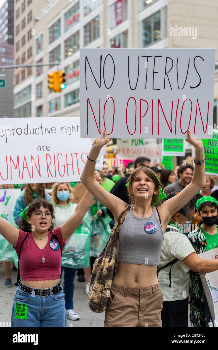 Hundreds of pro choice supporters gathered at Union Square in New York ...