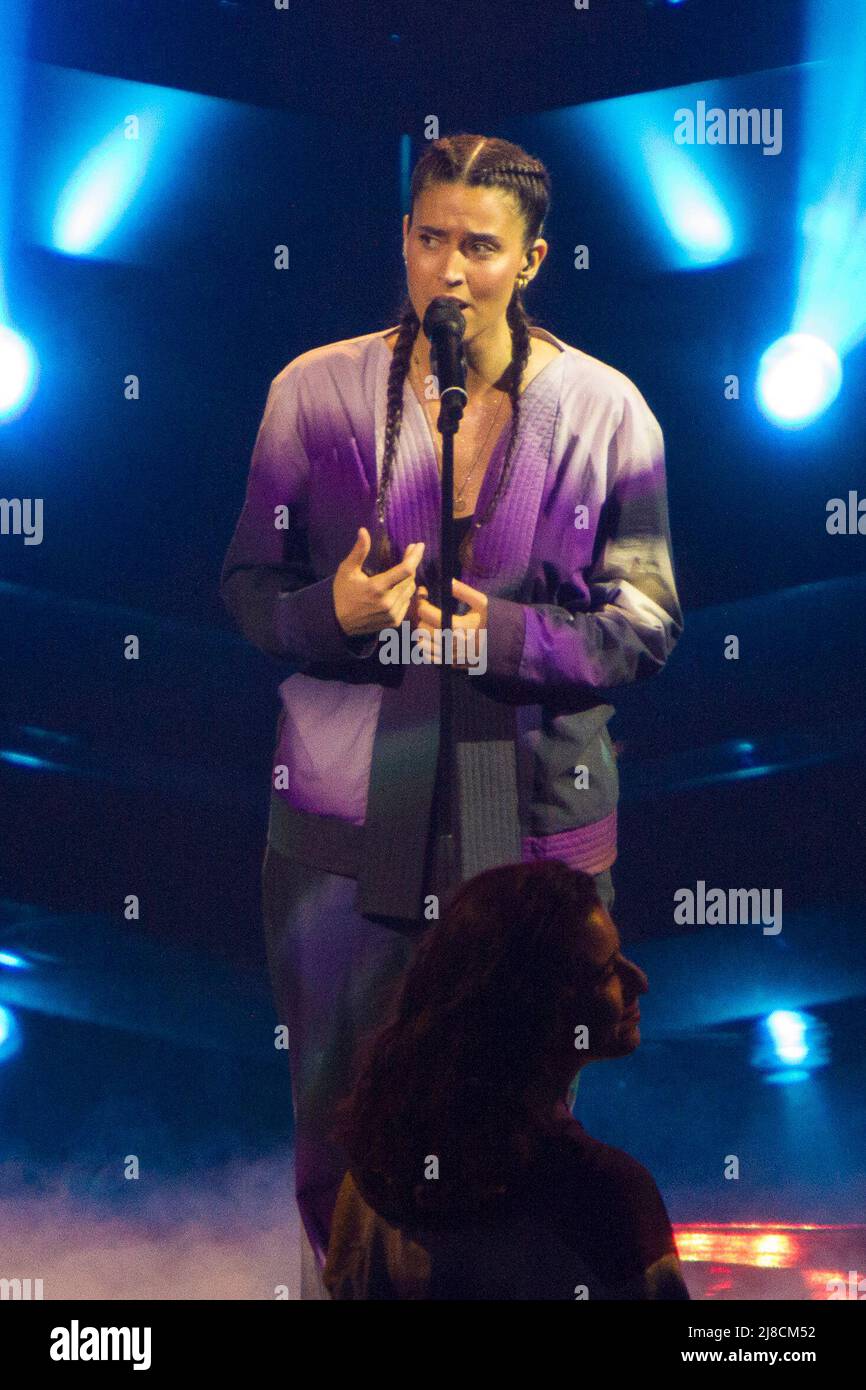 Portuguese singer hi-res stock photography and images - Alamy