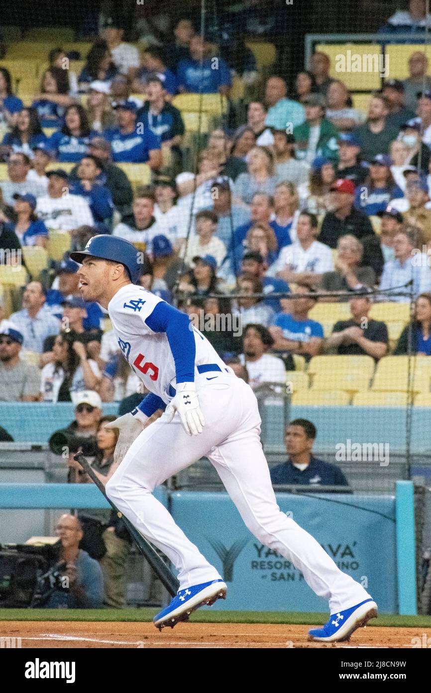 Los Angeles Dodgers first basemen Freddie Freeman (5) watches his ball ...