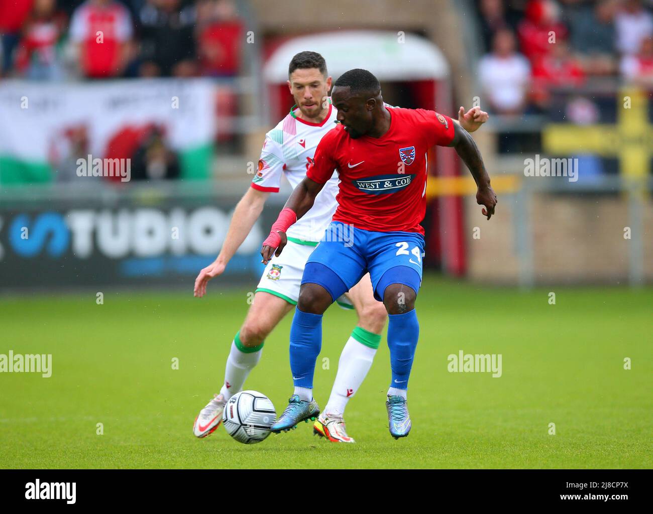 Wrexham football ben tozer hi-res stock photography and images - Alamy Wrexham football ben tozer hi-res stock photography and images - Alamy