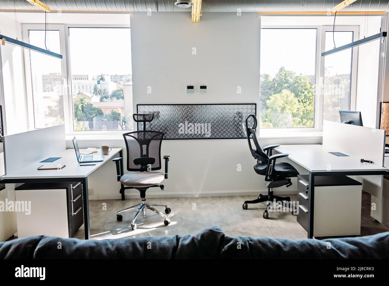 Interior of empty modern office. IT company modern office and meeting ...