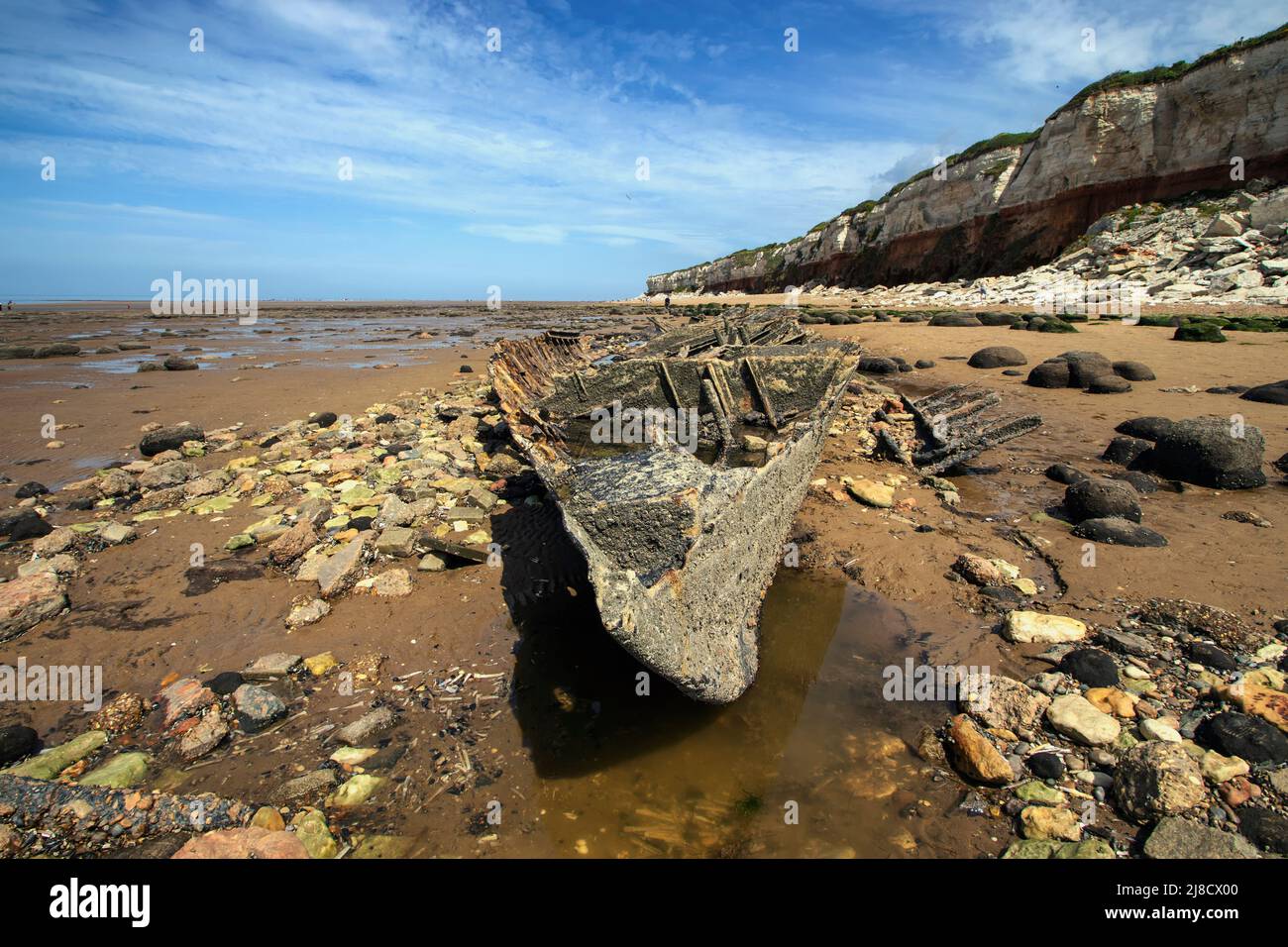 Low tide at the cliffs of Hunstanton in Norfolk, UK Stock Photo - Alamy