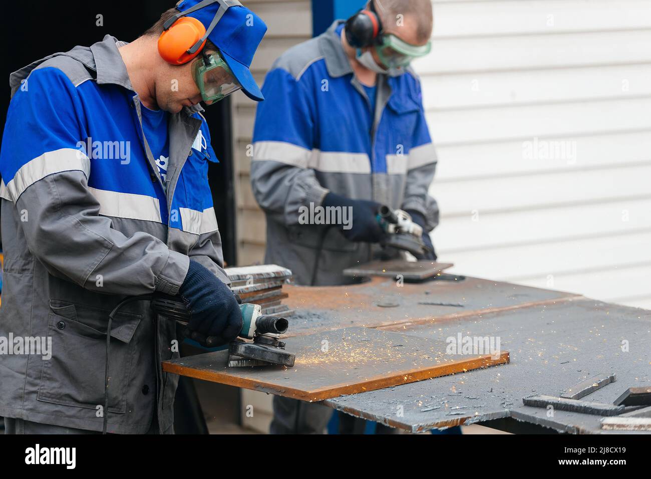Angle grinder sheet steel hi-res stock photography and images - Alamy