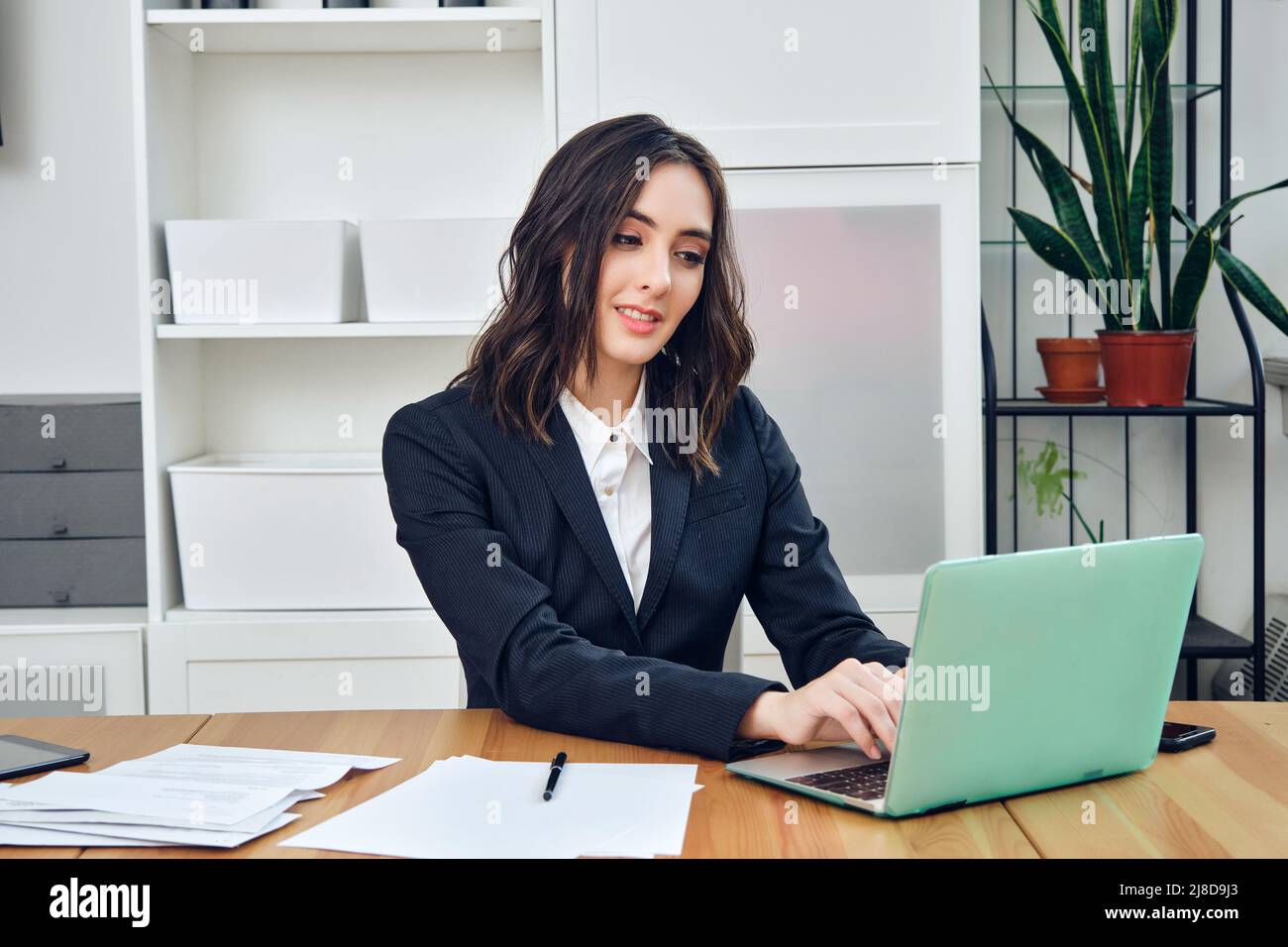 Secretary typing hi-res stock photography and images - Alamy