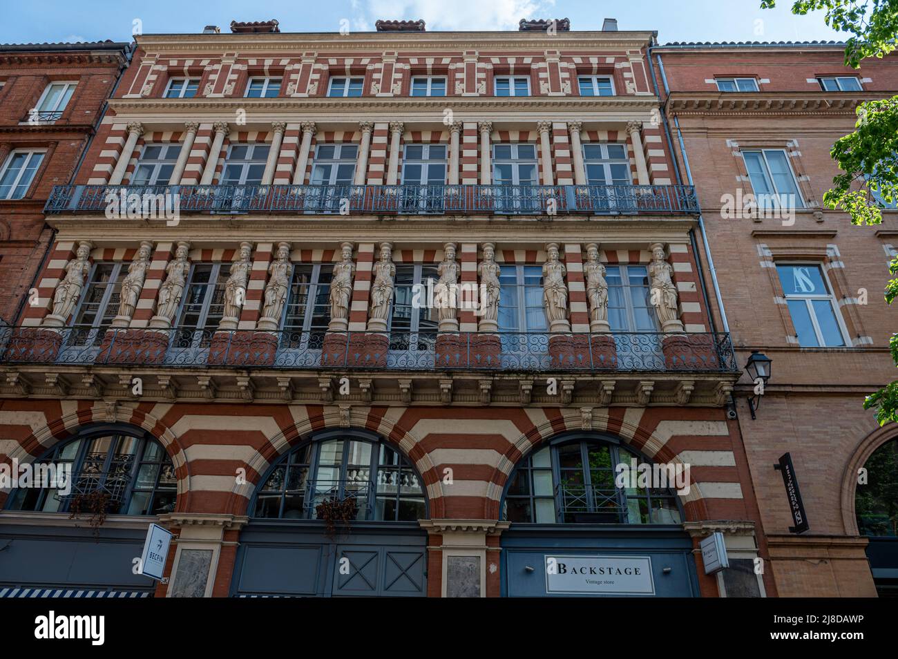 Old red brick houses toulouse hi-res stock photography and images - Alamy