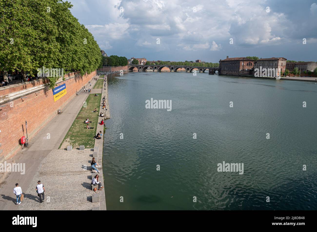 Toulouse, France : 2022 May 2 : Panorama of the promenade over the ...