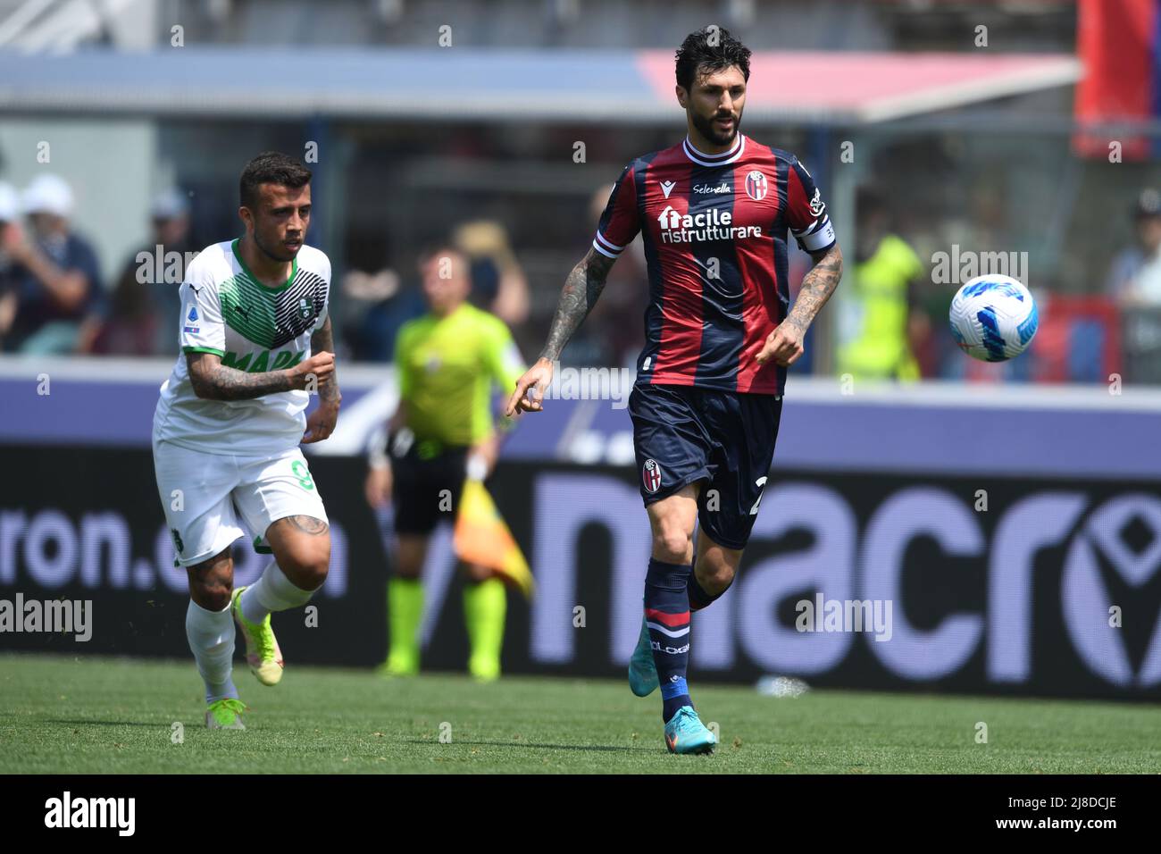 Roberto Soriano (Bologna)Matheus Henrique (Sassuolo) during the Italian ...