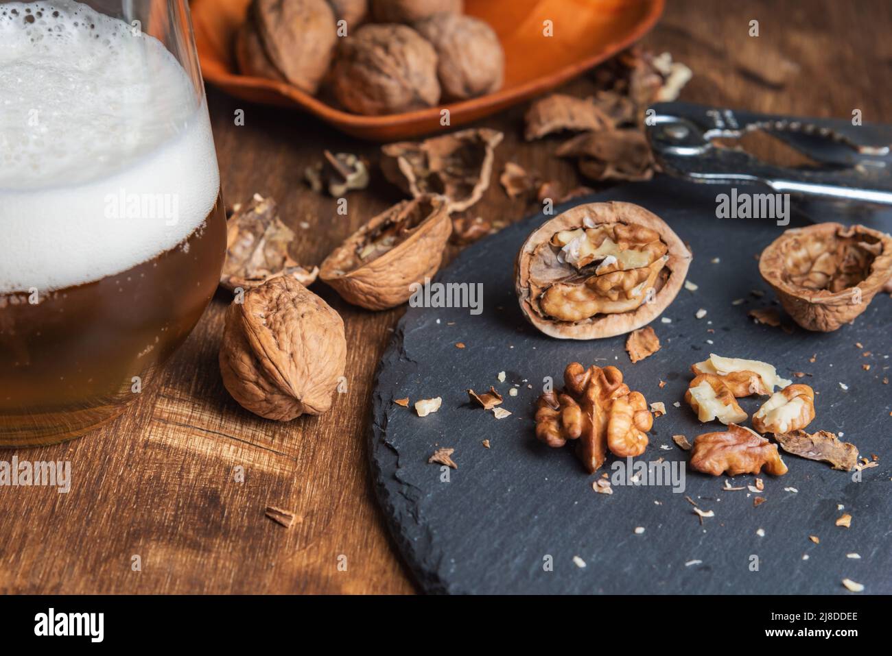 Cracked plate glass hi-res stock photography and images - Alamy