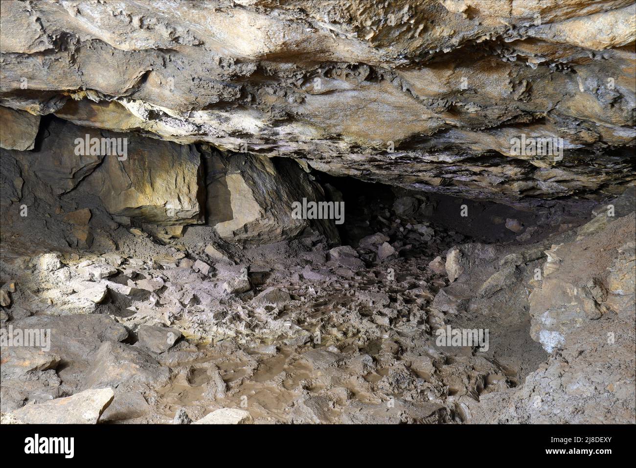 Victoria cave dales hi-res stock photography and images - Alamy