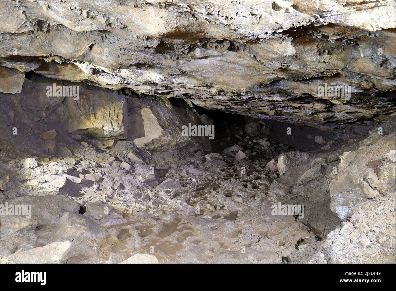Victoria cave north yorkshire hi-res stock photography and images - Alamy