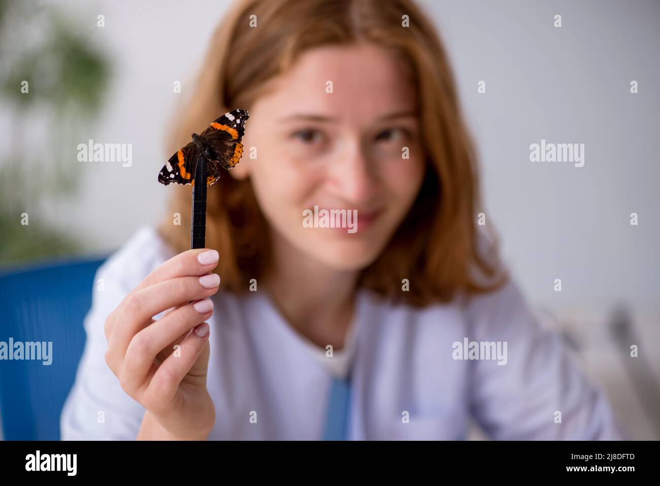 Research and analysis wing hi-res stock photography and images - Alamy