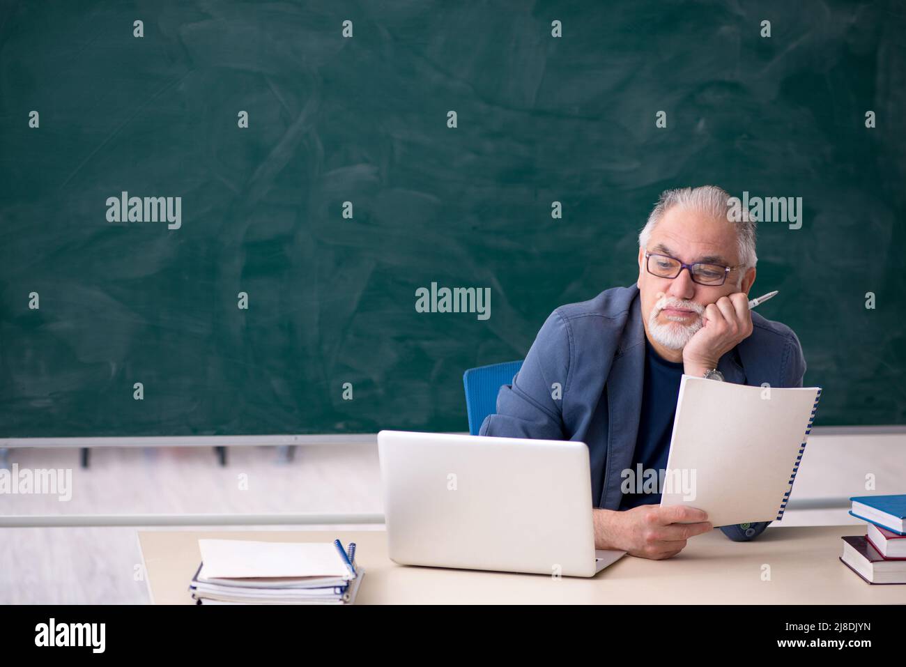 Tele mentoring hi-res stock photography and images - Alamy