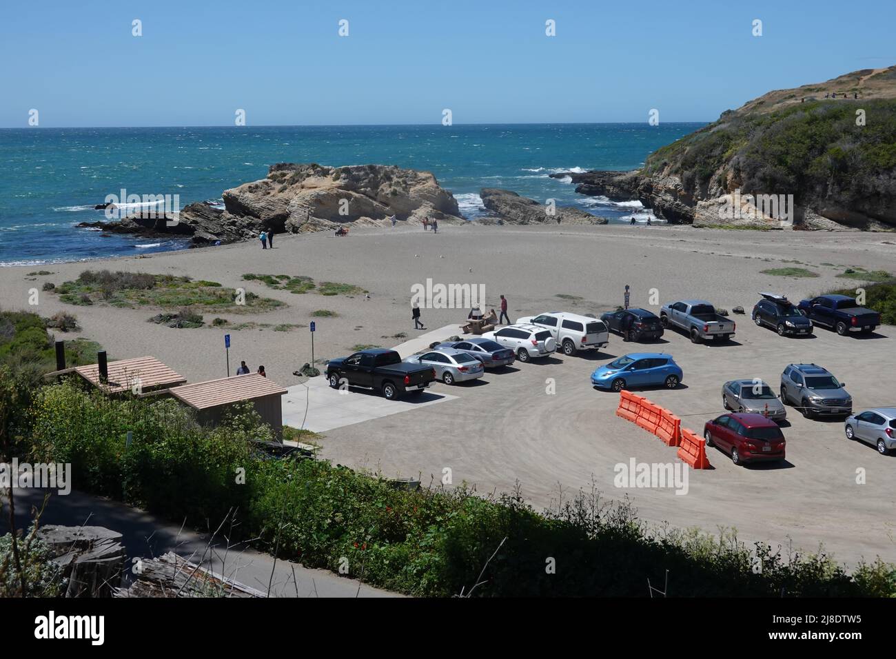Parking area at Spooner’s Cove – Montana de Oro State Park on the ...