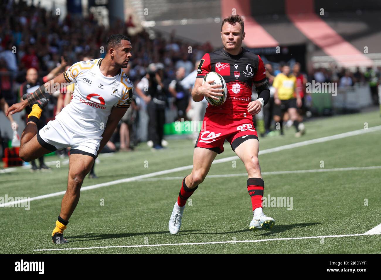 Toby ARNOLD of Lyon and Zach KIBIRIGE of Wasps during the EPCR ...