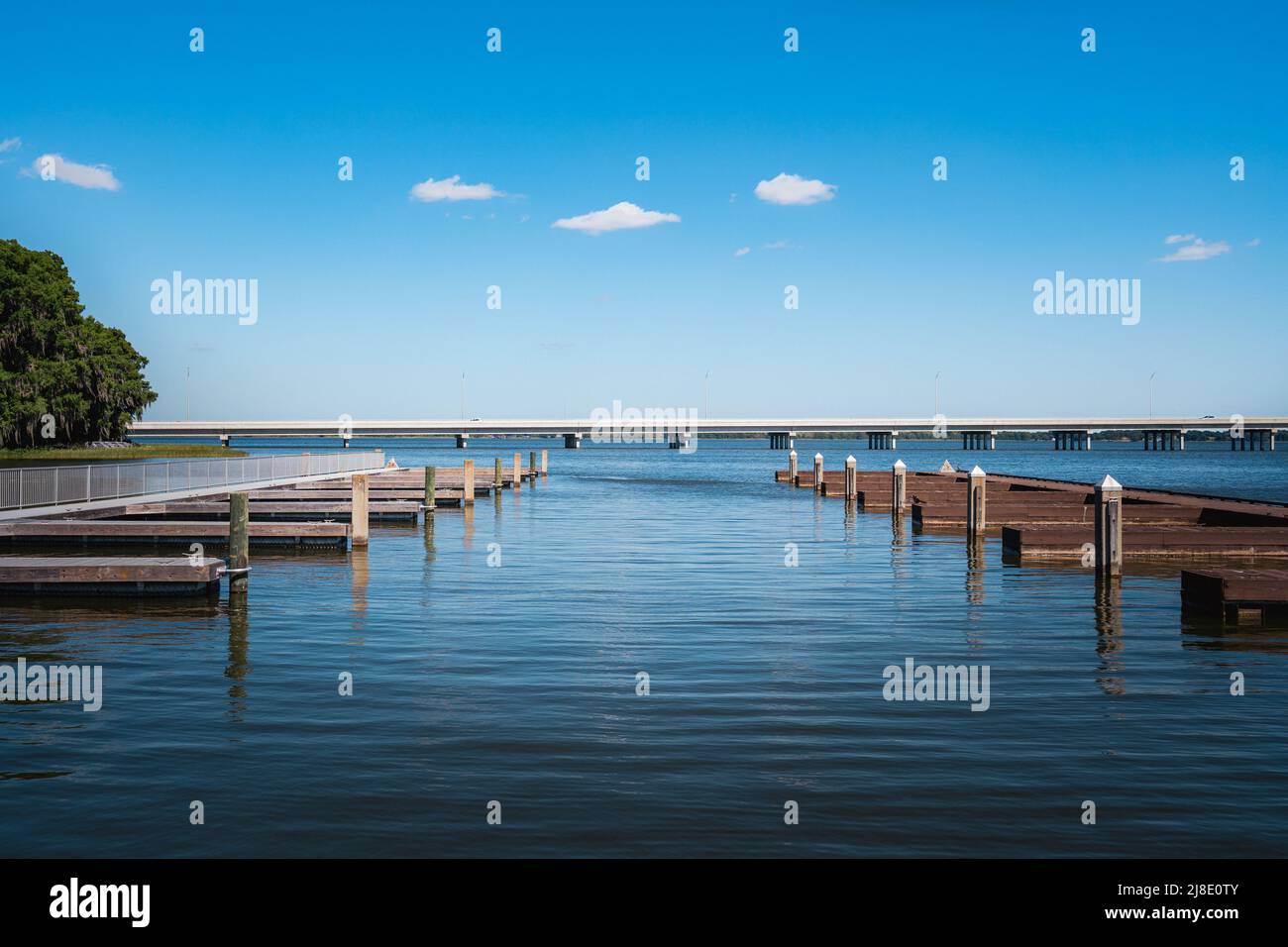 Lake Harris boat docks at Hickory Point Recreation Park in Tavares ...