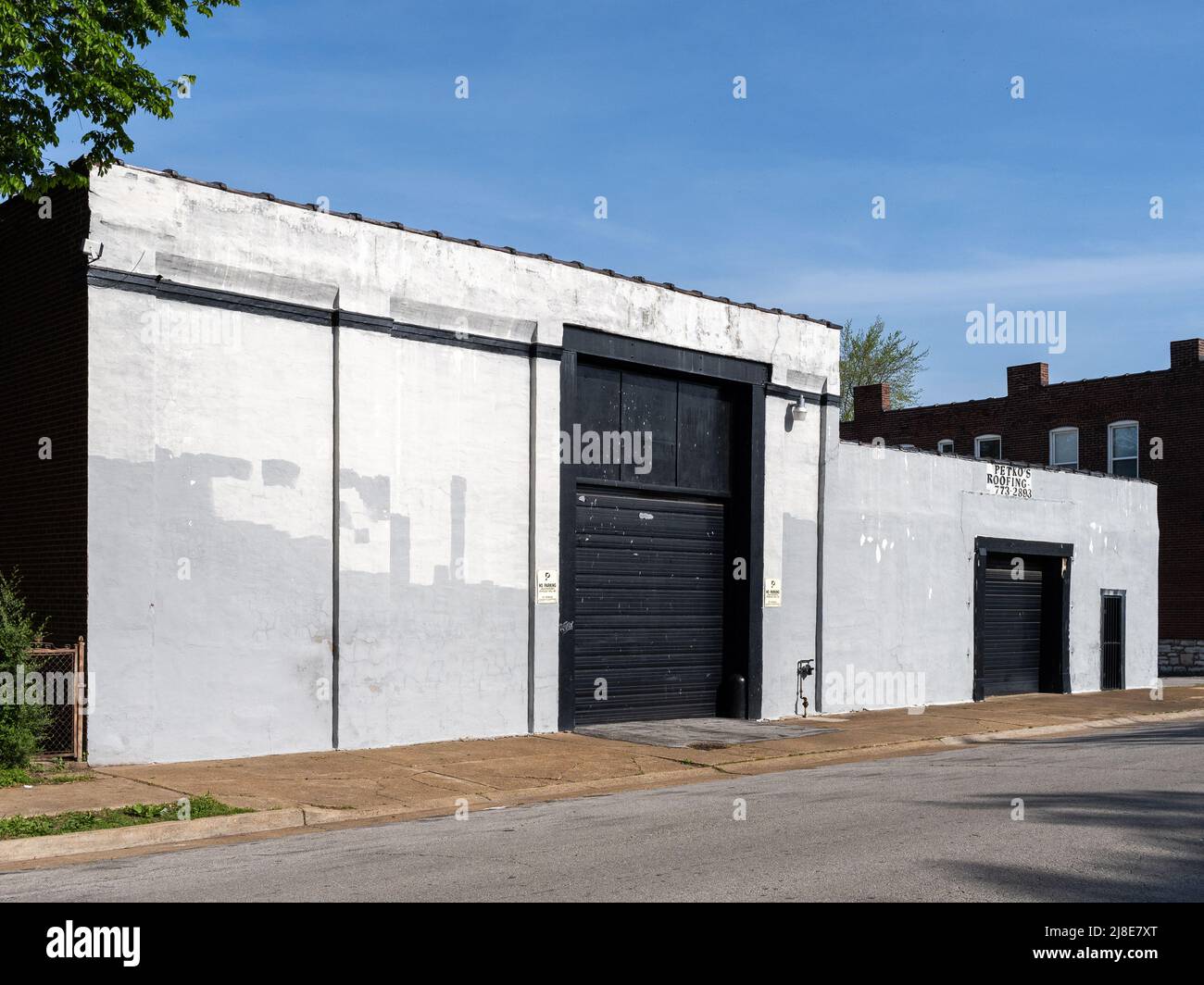 Small warehouse buildings in south St. Louis Stock Photo - Alamy
