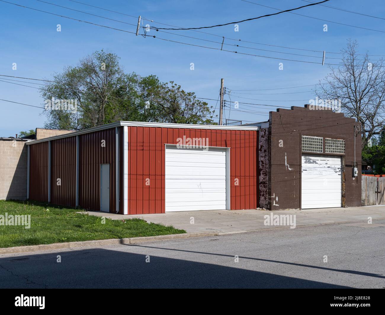 Small warehouse buildings in south St. Louis Stock Photo - Alamy