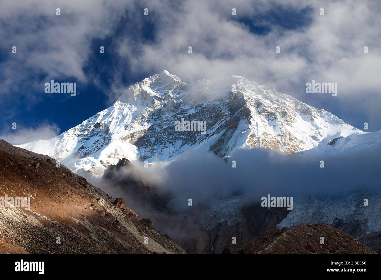 Mount Makalu with clouds, Nepal Himalayas mountains, Barun valley ...
