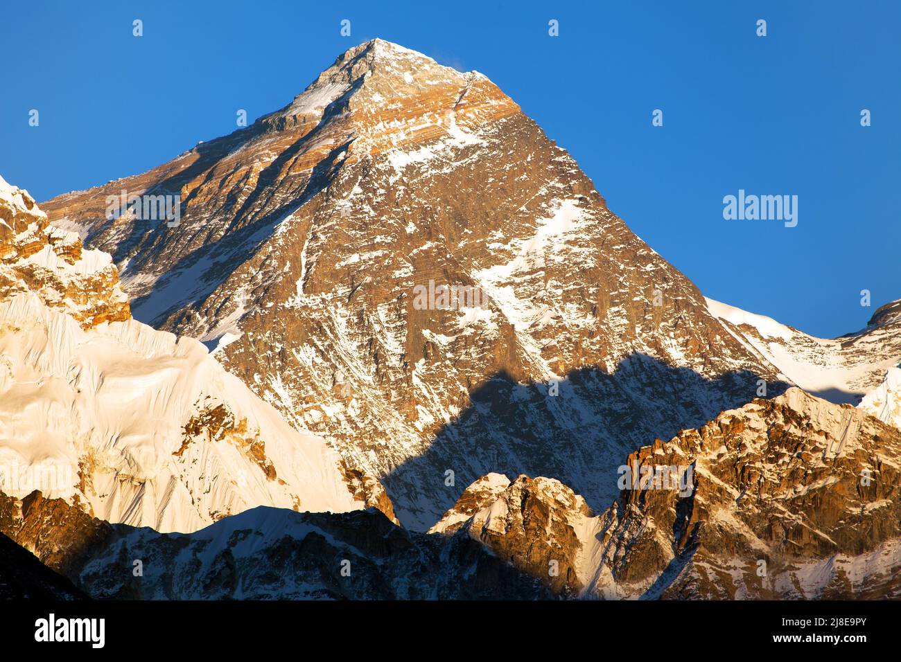 Evening panoramic view of mount Everest with blue sky from Gokyo valley ...